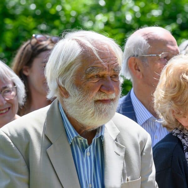 A new book by Bob Ogley (OS 1955) | Sevenoaks School